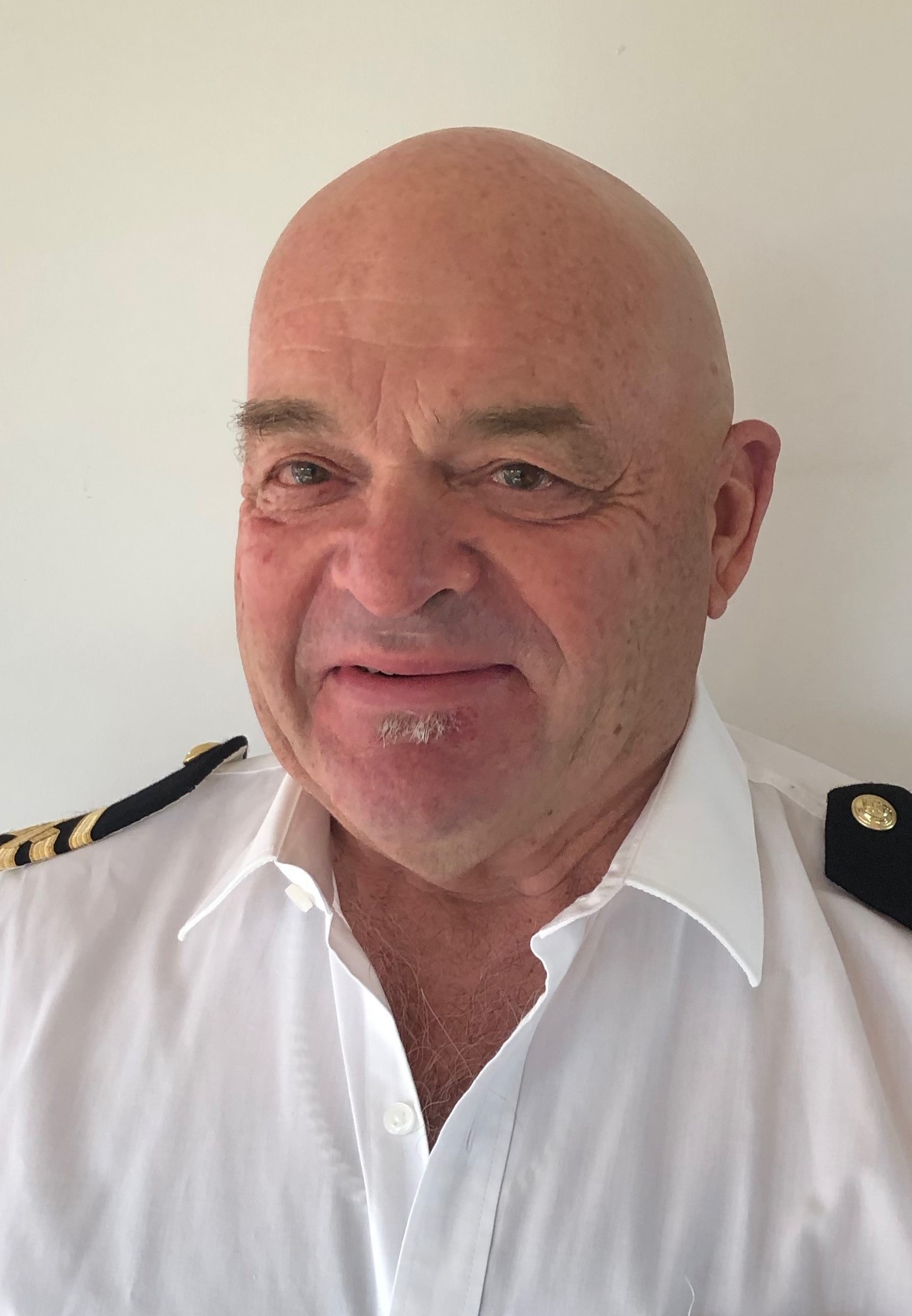 » Read a Q&A with Captain Rob Anderson, author of When the Ship Hits ...